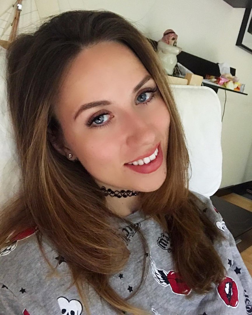 Элли Ди: ютуб каналы видеоблогерши, биография и животные Элеоноры ...